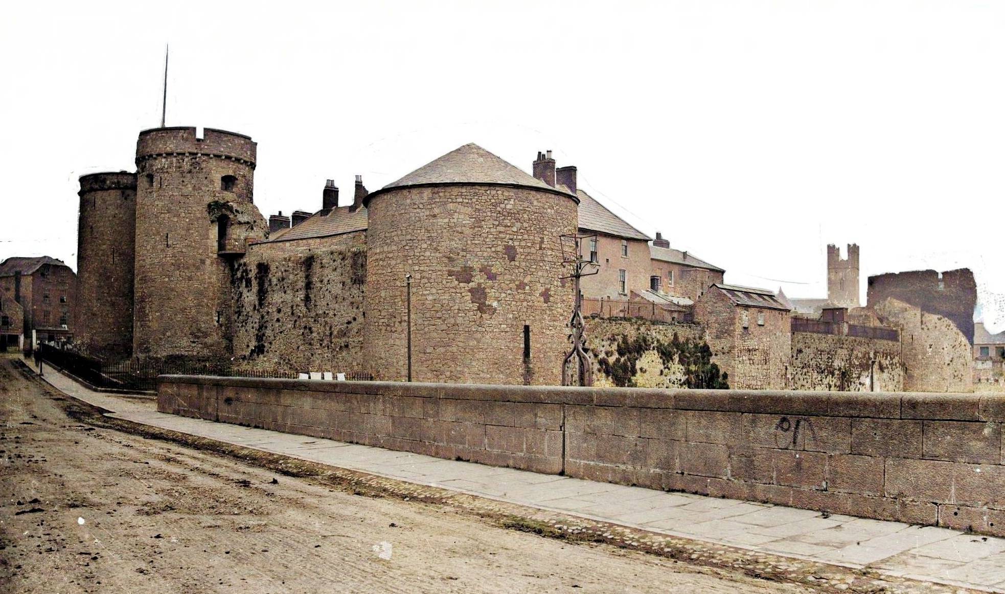 King John's Castle, Limerick, Ireland: A Comprehensive History ...